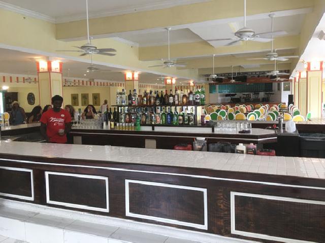 Breezes Bahamas - STS Travel Spring Break and Grad Trip Packages