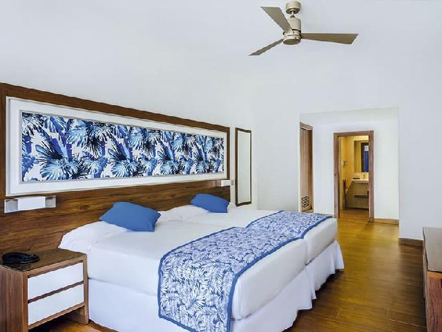 Hotel Riu Santa Fe - STS Travel Spring Break and Grad Trip Packages