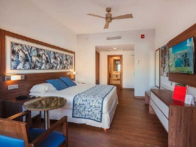 Hotel Riu Santa Fe - STS Travel Spring Break and Grad Trip Packages